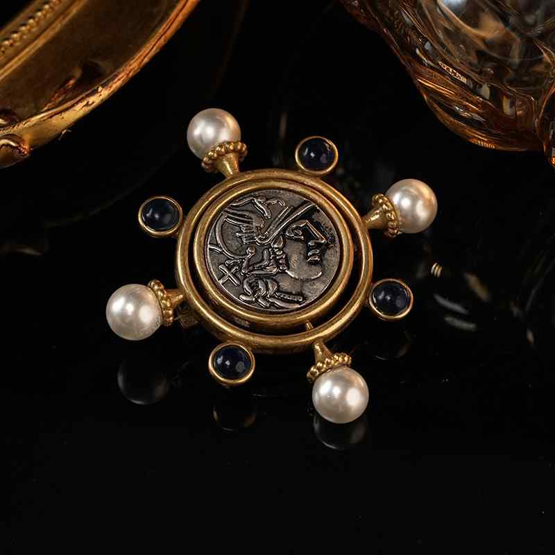 ・主な素材: 黄銅・対象: 男女兼用・種類: ブローチ・柄: 鳥・加工方法: 人工・機能: 装飾、多機能、調節、両用、固定・スタイル: ファッションOL、ファッション通勤