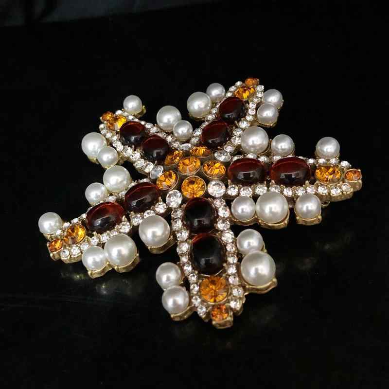 ・種類: ブローチ・スタイル: 文芸レトロ・主な素材: 合金・モチーフ: 動物・加工: ラインストーン装飾・対象: 女性・用途: 記念、装飾、結婚式、贈り物