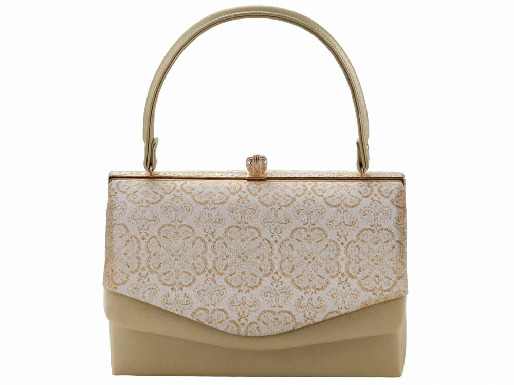 商品情報 新品 着物用のハンドバッグ単品です。 上品な金色が落ち着いた雰囲気です。 ※訳説明：かぶせ部分に剥がれ、両サイド変色があります。 こちらは訳あり商品です。 （交換・返品不可とさせて頂いておりますのでご了承下さいませ。） 素材 合皮...