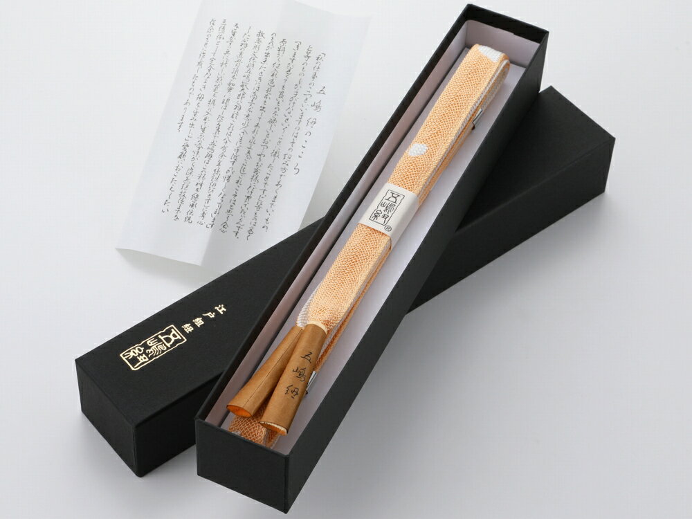 商品情報 新品　箱入り 五嶋紐の帯締めです。 夏用の透け感のあるデザインがエレガントです 着物や帯の柄色に合わせたり、コーディネートが広がります 素材 正絹　100％ サイズ Mサイズ　幅：約1.6cm ご注意 お色に関してはお使いのパソコ...