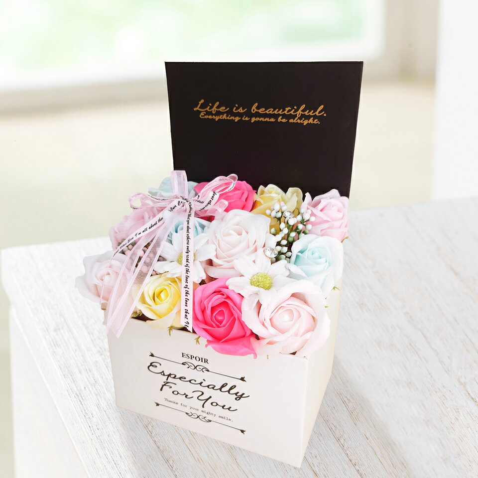 エレガントシャボンBOX　カラフル　シャボンフラワー　シャボン　石鹸　せっけん　ギフト　プレゼント 紙製のボックスにカラフルなシャボンフラワーが溢れるシャボンボックスです。プレゼントに最適です。 ≪商品サイズ≫　15.5×11×H26cm≪...