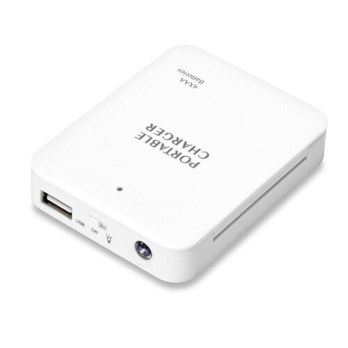 USB電池パック3 (ホワイト) USBDP3-WH単3形のアルカリ電池やニッケル水素充電池が利用できるUSB電池パックです。スマートフォンや様々な機器の電源としてご利用いただけます。またハイパワーLEDを搭載しており、本体横の切替えスイッ...