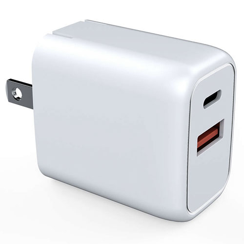2台同時に充電が可能。Gan採用によるコンパクトな設計とPD30Wに対応した高出力USB充電器USB充電器 PD30W GaN採用 Type-Cx1/Type-Ax1ポート スイングプラグ採用 ホワイト●プラグ形状 : 2P(スイングプラグ...