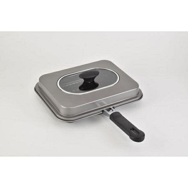 ■商品紹介商品番号：ns-ma-20072〇魚焼きグリルを汚さず煙も出ない ■サイズ・容量・規格製品サイズ（約）：幅385×奥行295×高さ95mm製品重量（約）：1500g本体：普通鋼板（ほうろう加工）蓋・アミ：鉄（フッ素樹脂加工）ガラス...