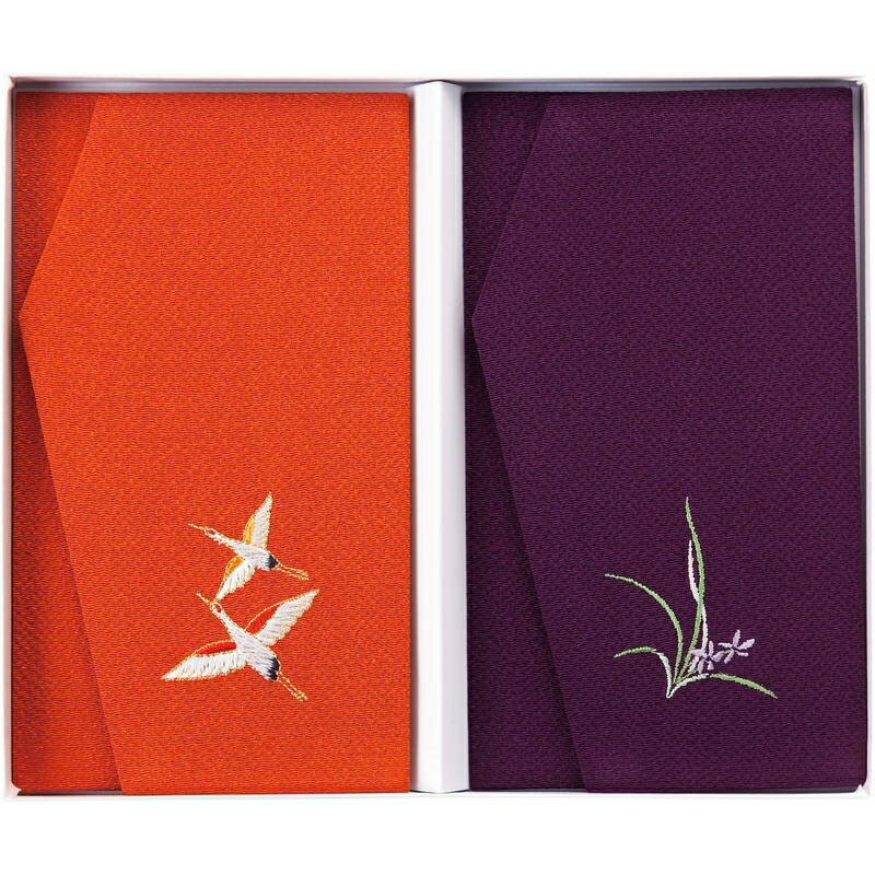 ■商品紹介商品番号：ns-sq-f6153-r09伝統ある丹後ちりめん生地で仕立てた金封ふくさ。慶事用と弔事用のセットなのでご家庭に1つあると重宝します。ツルと蘭の刺繍がポイントです。■サイズ・容量・規格【パッケージサイズ】260×22×2...