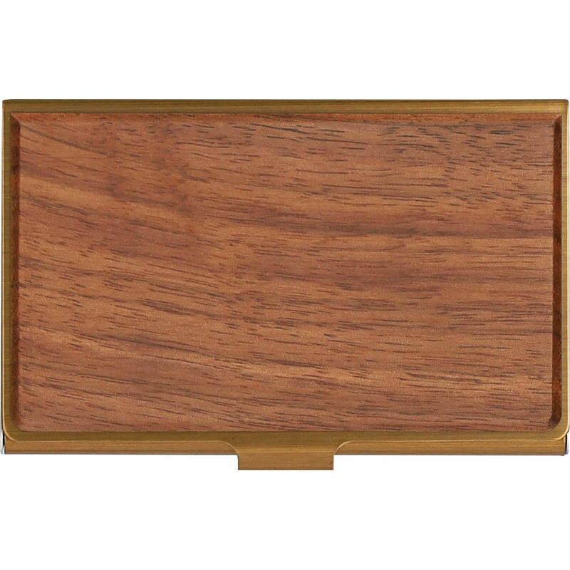 ■商品紹介商品番号：ns-sq-f6169-r06大人な雰囲気漂うビジネスマンの必需品。■サイズ・容量・規格【パッケージサイズ】122×18×88mm【内容】60×94×9mm【材質】ステンレススチール、木（クルミ）【生産国】中国【パッケー...