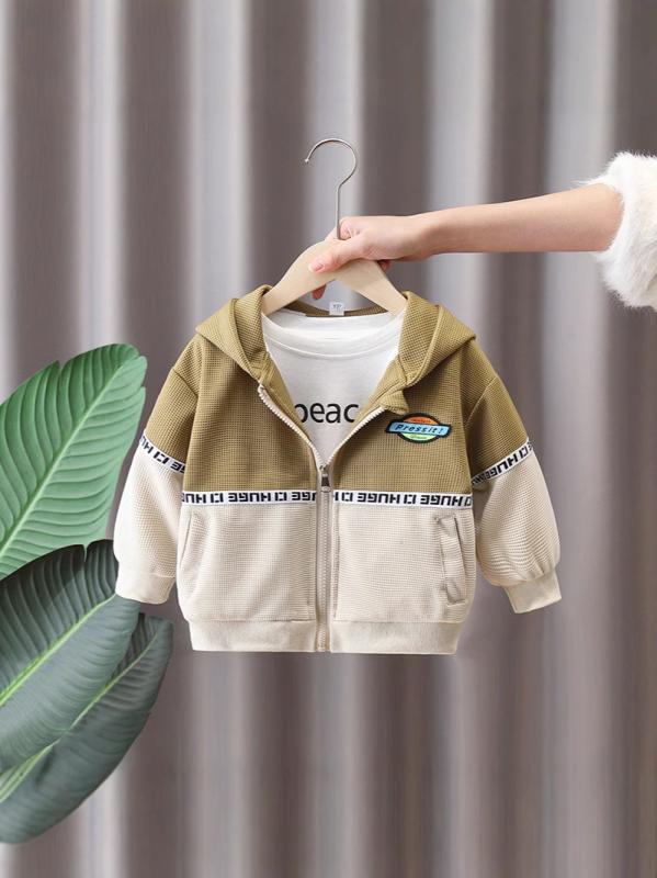 ・カテゴリ: 子供用アウター/ジャケット/コート・対象性別: 男の子・対象年齢: 中小の子供(3~8歳、身長100~140cm)・ネックライン: 折り襟・スタイル: カジュアル・柄: キャラクター・厚さ: 普通・フード: フード付き・デザイ...