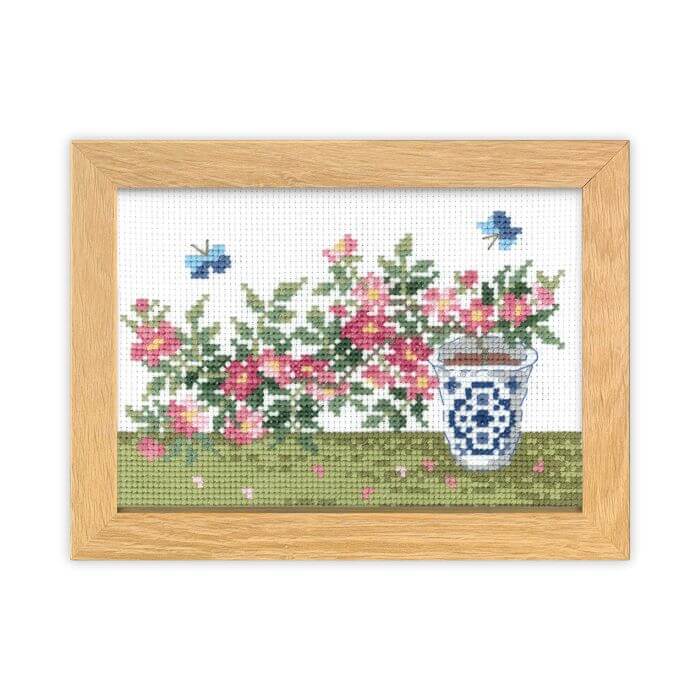 12ヶ月のBONSAI 5月 野薔薇 商品詳細 クロス・ステッチキット「12ヵ月シリーズ」に新シリーズが登場！ 『12ヵ月のBONSAI』は1月から12月までそれぞれ季節に合わせた樹木の「盆栽」をテーマとしたシリーズです 壁掛け・スタンド兼...