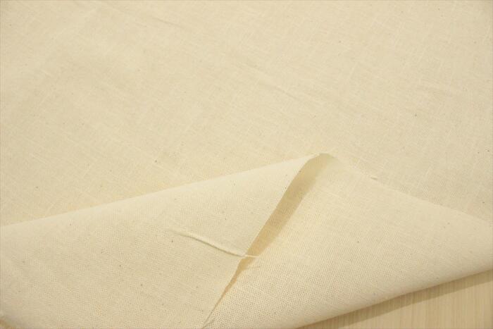 目の粗いキャンバス地です。刺繍や刺し子にも使えます。ハリのある固めの生地。綿100％生地幅約160cm表示価格は生地幅(160cm)×10cm(数量1)の価格です。 例：50cmをご希望の場合は数量5となります。