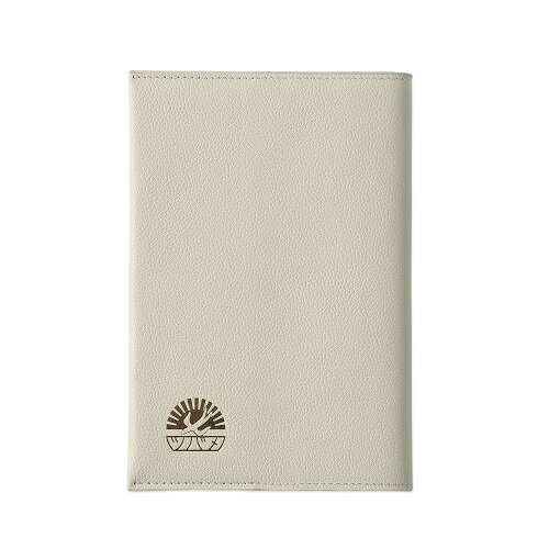 詳細説明【特長】・ツバメノートのロゴが入った牛本革ブックカバーです。・シボ加工の型押しを本革は、革の凹凸があることにより傷がつきにくく、付いても目立ちにくくなっています。・凹凸がフィットして手になじみやすいです。・強度があり、丈夫で長持ちす...