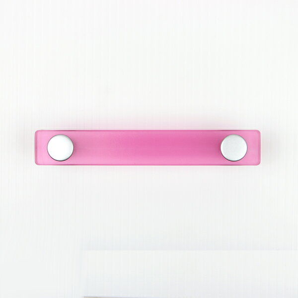 【サイズ】 幅約126mm×約20mm×奥行約26mm ビスピッチ：約96mm 取付ネジ：M4×25mm(付属：2本) 適合扉厚：約1mm〜約22mm 重さ：約25g 【材質】プラスチック ※取付時プラスドライバーが必要になります。 ※高額...