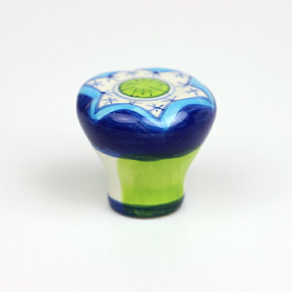 【サイズ】 直径：約35mm　ネジ側直径：約18mm　高さ：約32mm 取付ネジ：M4×25mm (付属：1個） 適合板厚：約17mm〜約21mm 重さ：約30g 【材質】磁器 ※取付時プラスドライバーが必要になります。 ※生産ロットによっ...