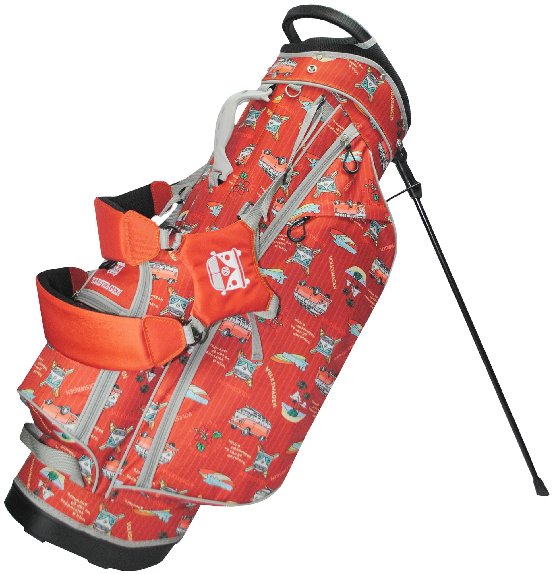フォルクスワーゲンのT1バス柄が魅力的な9.5型スタンド式キャディバッグ、VWCB-5402（レッド）です。 素材には耐久性のある合成繊維（ポリエステル）を使用しており、重量約2.6kgと軽量設計で、持ち運びの負担を軽減します。このため、セ...
