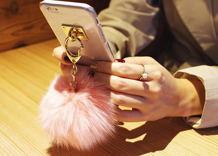 形：キー リング　、ふわふわフォックスの手触り！FOXボール　　　　　　　　　　　　　　　　　　　　　　i Phon、スマホ、携帯　全機種に対応しています。　　 サイズ：長さ　約16cm×　約9cm 色：　、ピンク、ブラウン、パープル 素材...