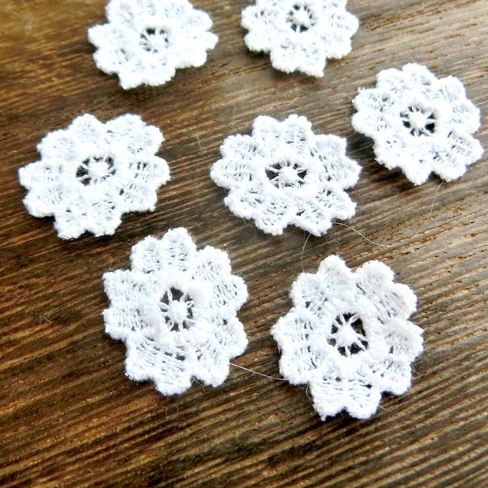 サイズ 約15mm 個数 1枚 発送について 関連商品レース モチーフ 金糸レース 4枚花びら フラワー 約28×31mm ...レース モチーフ 1輪の薔薇と2枚の葉っぱ 約25×40mm ホワイト...レース モチーフ 金糸レース 4弁...