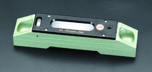 ハウジングは鋳鋼製 木箱入 感度...0.01mm/m 全長x幅(mm)...500x40