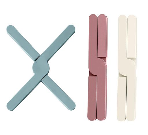 【商品仕様】サイズ:20*3.2*1.1cm(収納時)直径:20cm(使用時);3色の3枚セット。 【素材】本体はTPR素材で、手触りはしなやかで、鍋やテーブルを傷つけにくいです。耐腐食性、滑り止め、耐熱性、防カビ性、衛生的、変形しにくい、...