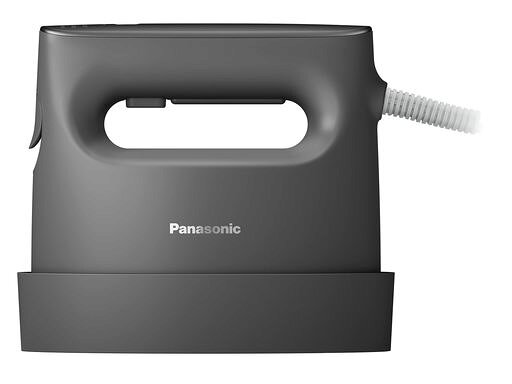 ハンガーにかけたまま、時短でしっかりシワのばし。 スチーム量が約36%アップ (※社従来品2022年発売NI-FS780との比較(当社調べ))。 360°パワフルスチーム搭載で、どんな向きで使っても(※ハンガーにかけた衣類に平行に向けた場合...