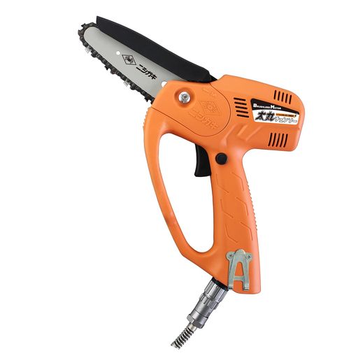 重量:940g モーター定格電圧:Li-ion28.8V、定格消費電力:550W ソーチェンスピード:13m/s、ピッチ:1/4"、ゲージ:0.043"、ドライブリンク数:28 ガイドバー長さ:4"/100mm 切断本数:Φ50mm生木約120本