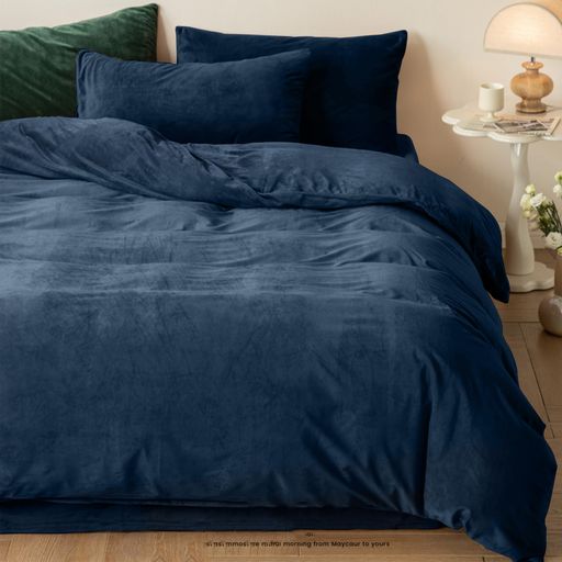 【素材サイズ】ポリエステル100%(マイクロファイバー);サイズ:掛け布団カバー約シングル・150X210cm冬。【仕様】片側に210cm全開ファスナー・掛け布団がズレないように布団留めひも所付いています。寝相の良くない使用者もご心配しない...