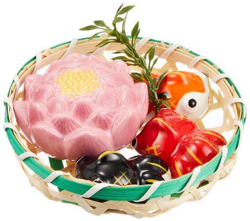 サイズ:本体:高さ金魚2.5cm、蓮4cm 材質:陶器 手にすると思わずほほえましくなるような楽しくて涼やかで遊び心のあるものをいろいろ形にしました。心やすらぐ夏のひとときを。