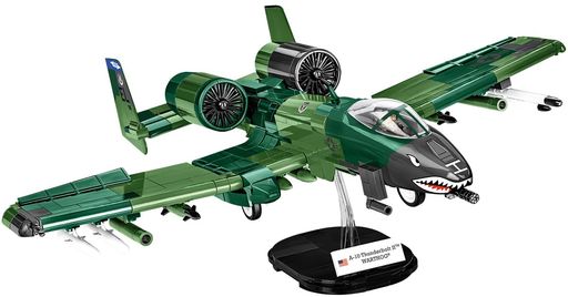 組立ブロック数:667ピース スケール1:48 組み立てモデル寸法:(長さx幅x高さ):340mm(13.38インチ)x369mm(14.52インチ)100mm(3.93インチ) ブロックプレーンディスプレイスタンドとセット名入りのプレート...