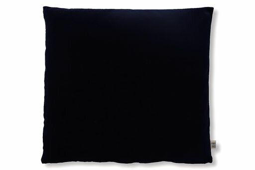サイズ:55x59cm 製品生産国:日本 収縮率(%)タテ/ヨコ:水洗い0.5/0.5ドライ-/- 綿100%のコットンベルベットを使用した座布団カバーです。 お洗濯の際の収縮率は使用状況等により、プラスマイナス5%から10%程度の誤差が生...