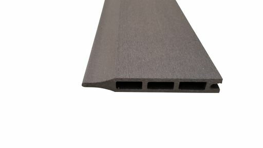 リサイクル樹脂素材のウッドデッキ、フェンス材です。リサイクル木材とプラスチック配合なのでメンテナンスも天然木材と比較して簡単です。一般的な木材同様にカットが加工できますので特殊な工具も必要なく誰でもDIYをお楽しみいただける素材です。 フェ...