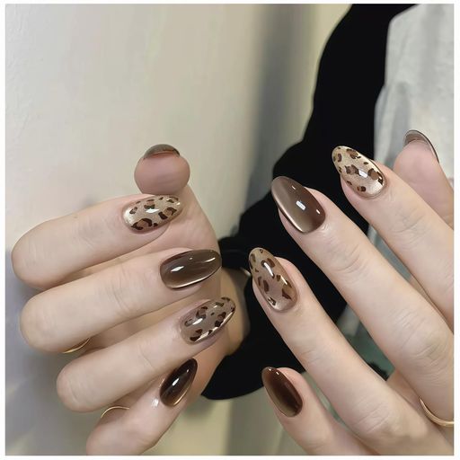 【ファッションデザイン】:MISSMUMUネイルはユニークなデザインで、さまざまなシーンにぴったり。パーティーや結婚式などの大切な場面で、あなたを一層際立たせます。
