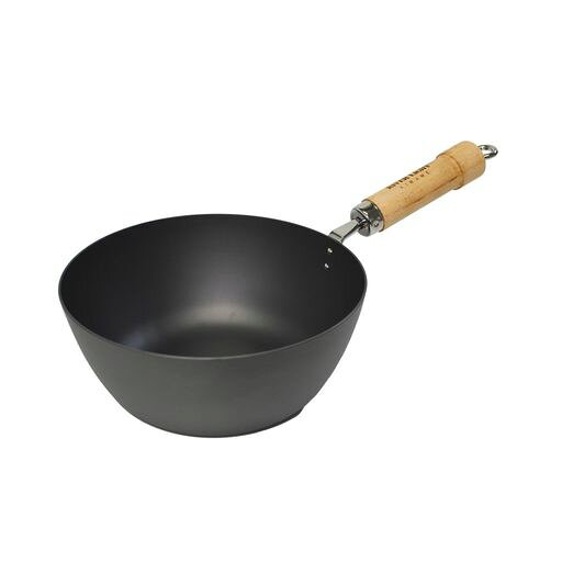 サイズ(約):全長37.5x外径20.3x全高13.5cm・深さ/8.5cm、満水容量:2.1L 本体重量(約):680g 素材・材質:本体/鉄(冷間圧延鋼板)、ハンドル/木、本体の表面仕上げ/特殊熱処理(窒化) 特殊(窒化)熱処理した鉄の...