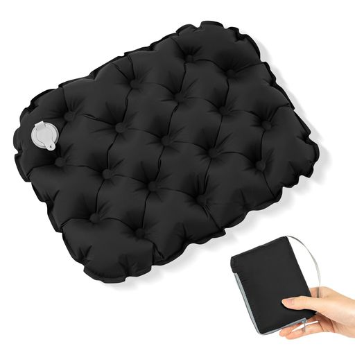 【コンパクトで超軽量】このエアー座布団は、重量が約70gと軽量で、膨らませると、サイズが40cmx30cmで、中央の厚みは最大7cmになる。また、レジャーシートコンパクトは収納ポーチ付き。折りたたみ座布団は空気を抜けば、手のひらサイズ(約1...