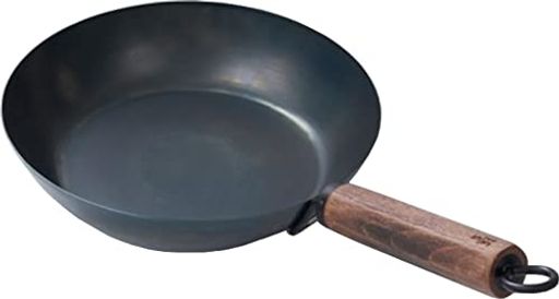 焼く、炒める、揚げる サイズ(約):径26x全長45.5x高さ9.5cm (深さ5.0cm)、底の板厚1.0mm、満水容量:2.2L 本体重量(約):694g 素材・材質:本体/鉄製 (普通鋼板)、表面加工/ハードテンパー加工、持ち手/木製...
