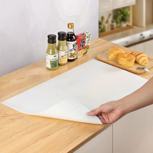 【上質シリコン素材】Toskiの調理台保護マットは上質シリコン製で、安全無害です!お年寄りや子どものランチョンマットにも使えます。耐熱260°C・耐冷-60°Cの特性により、調理後の鍋を一時置いてもカウンターを傷めません。柔らかくて曲げても...