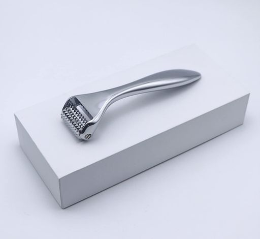 商品サイズ (幅x奥行x高さ) : 3.8x2.5x12.8cm 原産国 : 中国 内容量 : 1本 材質 : 銅製/合金 (ローラー部分) 、亜鉛合金 (持ち手部分)