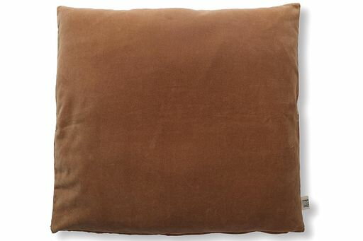 サイズ:55x59cm 製品生産国:日本 収縮率(%)タテ/ヨコ:水洗い0.5/0.5ドライ-/- 綿100%のコットンベルベットを使用した座布団カバーです。 お洗濯の際の収縮率は使用状況等により、プラスマイナス5%から10%程度の誤差が生...