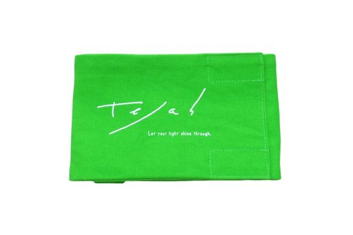 タテ11.5xヨコ48.0 しっかりと張りのある8号帆布を使用。 開閉部分はベルクロを使用。 ハンドルが付いて楽に持ち運びが出来ます。 丸めた時の直径約12cm~14cmまでのヨガマットに対応可能