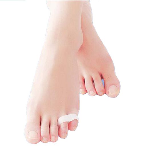 1.優しいシリコン素材で、クッション性・伸縮性・耐久性が抜群、趾間の間隔をソフトに広げます 2.靴を履くと小趾が痛む、小趾が内側に曲がっている内反小趾にお困りの方、お試し下さい。曲がってしまった小趾を外側に広け、内反小趾をケアします 3.う...