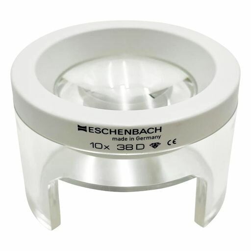 本体サイズ(約):縦35x横56x奥行き53mm 本体重量(約):28g レンズサイズ(約):直径35mm 倍率:10倍 レンズの種類:アスフェリカルレンズ(非球面レンズ) 本体材質:プラスチック レンズ材質:PXM光学樹脂(セラティックコ...
