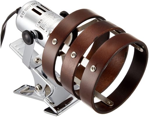 光の向きが自由に変えられます。中間スイッチで点灯・消灯ができます。強力クリップで簡単に固定できます。