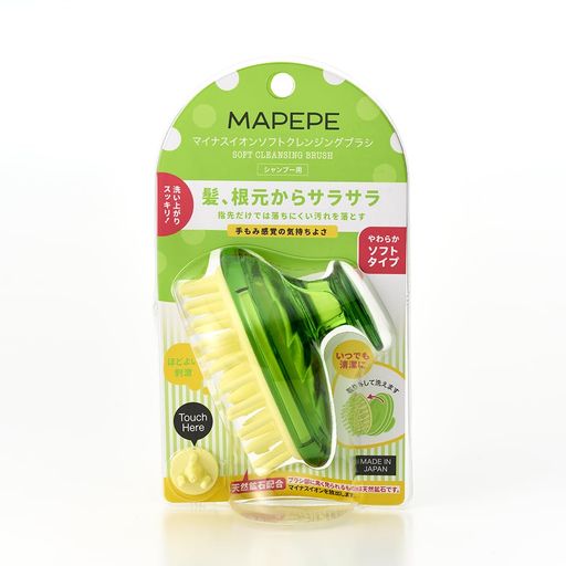 パッケージサイズ(約):幅93x奥70x高167mm 耐熱温度(約):60度 髪も地肌もリフレッシュ ブラシ部に練り込んである天然鉱石がマイナスイオンを放射する。 とってもやわらかい毛先で、指先だけでは落ちにくい汚れを落とし、頭皮をやさしく...
