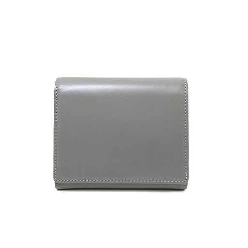 主素材:牛革(イタリアンレザー) サイズ:W11.5xH9.5xD3.5cm 装備:ボタン留め小銭入れx1カードポケットx1カードスリットx7札入れx1フリーポケットx2 日本製