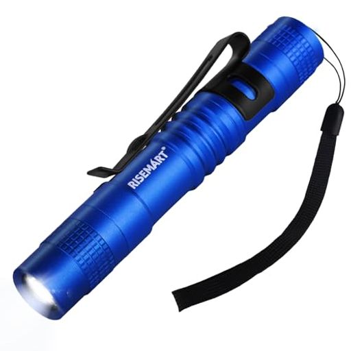 🔦【スマホより小さい超軽量LED懐中電灯】長さ9cmx直径1.5cmの超コンパクトサイズ、重さはわずか20gの小型懐中電灯。スマートフォンよりも小さく、ポケットや小さなバッグ、ポーチにもすっきり収まります。軽量設計なので持ち...