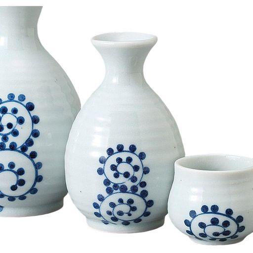 商品内容:徳利x1、ぐい呑みx2 酒器サイズ:8.5xH12.6cm約280cc ぐい呑:口径4.7xH4.5cm 生産地:日本(美濃焼)