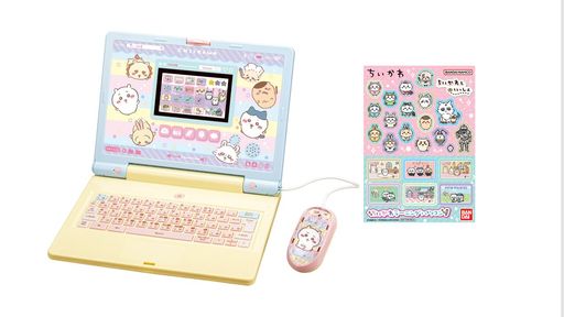 ※ちいかわオリジナルシール付!※ 入学準備から小学校中学年頃まで長く遊べる! パソコン型ラーニングトイ「ちいかわラーニングパソコン」が登場! 電池1:単3x4(別) ※バンダイ専用ACアダプターBタイプ対応 (C)nagano/chiika...