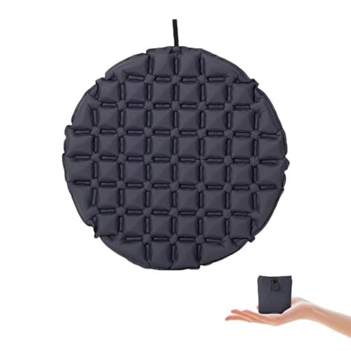 【コンパクトで軽量】エアーポータブルなクッションは、実用性と携帯性を兼ね備えた優れた製品です。その折りたたみ後のサイズは手のひらサイズにまで縮小でき、片手で簡単に保持することが可能です。具体的な寸法は 10x9x3 センチメートルとコンパク...