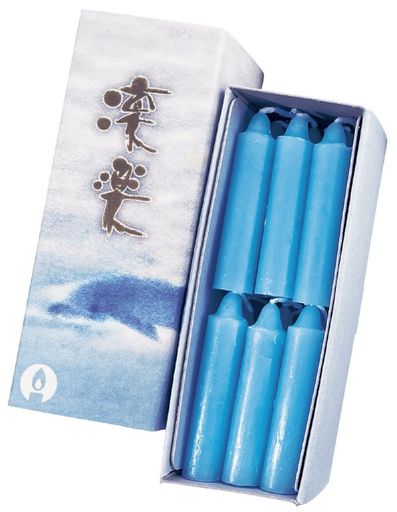 海藻エキスを配合し、潮騒を感じるさわやかな香りのろうそくに仕上げました