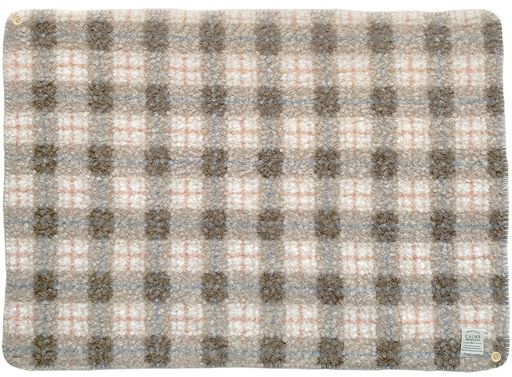 サイズ:約W100xH70cm 素材:表生地:ポリエステル100%、裏生地:ポリエステル100% カルムチェックボアブランケットBE