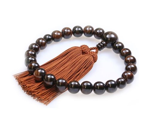 サイズ:内径:9cm 材質:主玉縞黒檀12mm二天縞黒檀10mm親縞黒檀18mm房レーヨン 明治18年創業京念珠製造卸株式会社中郷の珠数です。故中郷光代子が京都府伝統産業優秀技術者表彰「京の名工」、中郷専属珠数司・増田直子が、京都市伝統産業...