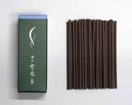 タニ沈香をふんだんに使用し、特徴である辛みと芯の強さを生かし調合したお線香。