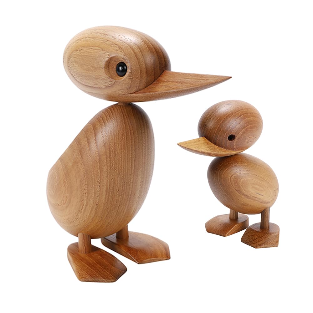 ・子アヒルサイズ:高さ9cm、幅6cm、奥行9cm ・子アヒル重量:100g ・母アヒルサイズ:高さ18cm、幅10cm、奥行15cm ・母アヒル重量:170g ・素材:チーク ・機能:頭部360°回転可能